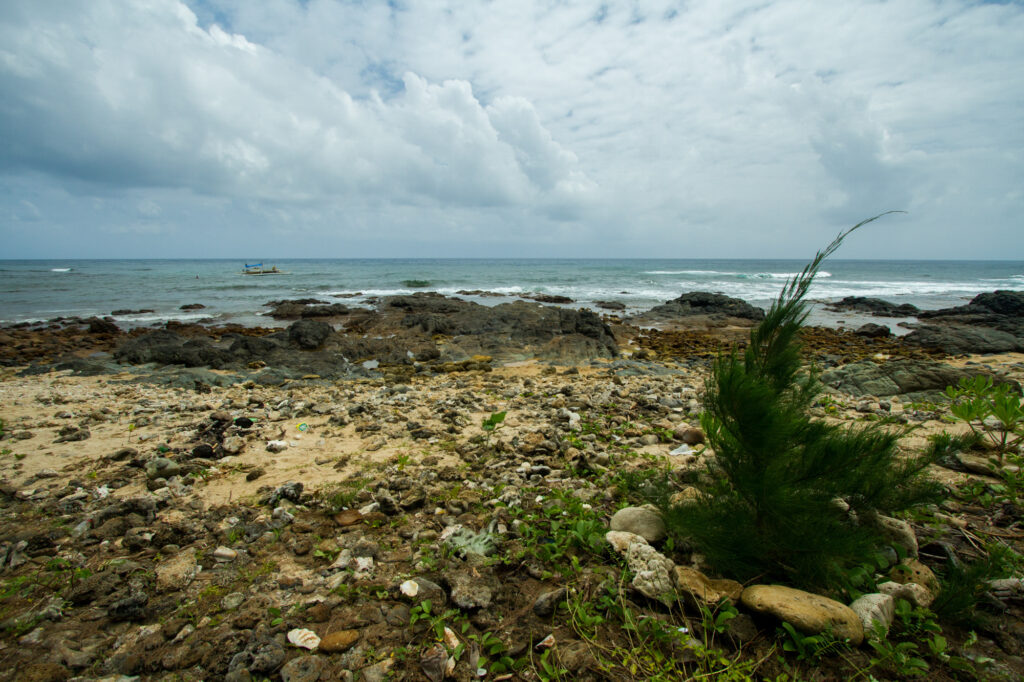Paradise Islands Homonhon, Manicani Nurse Mining Wounds - Mark Saludes